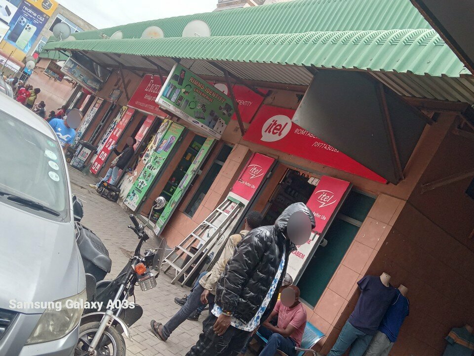 Telekomünikasyon ekipmanları T. M Mobile Phones General Dealer, Lusaka, foto