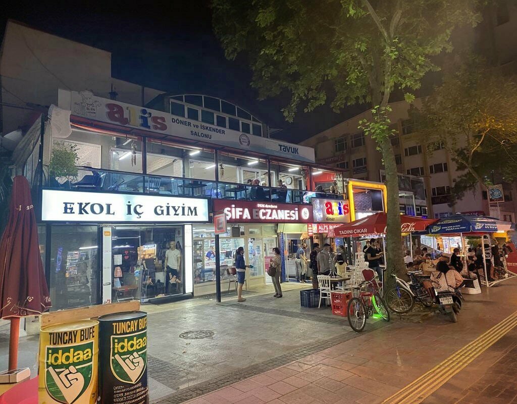 Eczaneler Şifa Eczanesi, Isparta, foto