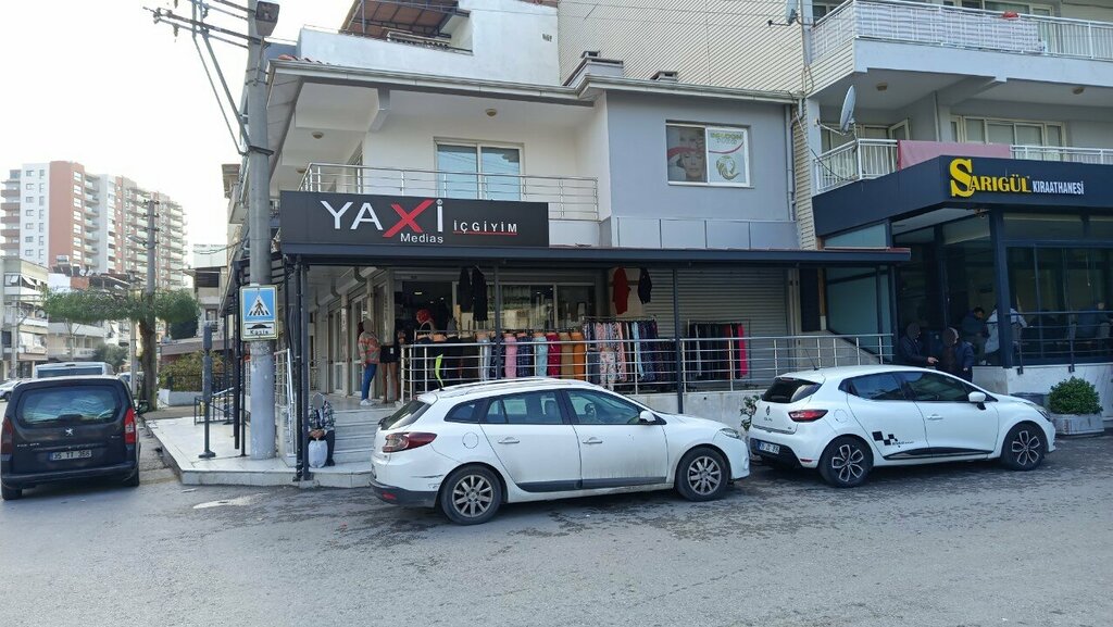 Giyim mağazası Yaxi Medias, İzmir, foto