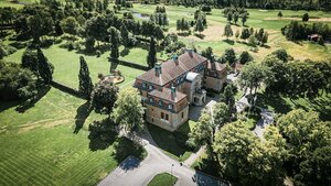 Hotel Bjertorp Slott (Västra Götalands län, Vara, Fyrunga), otel  Vastra Gotaland Vilayeti'nden