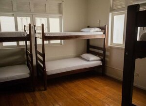 The Backpacker Cat Hostel (Rio de Janeiro, Município do Rio de Janeiro, Travessa Carlos de Sá, 21), otel  Rio de Janeiro'dan