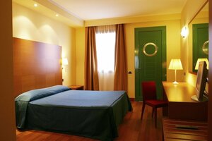 Luna Hotel Motel Airport (Piedmont, Provincia di Novara, Via Vittorio Veneto, 54), otel  Piyemonte'den