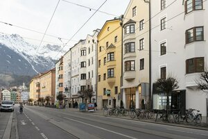 Basic Apartments downtown (Schlossergasse No:17), otel  Innsbruck'tan