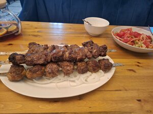 Kebab Shop (Madiev Street No:6, Village of Kyok-Jar), kafe  Çuy ili'nden