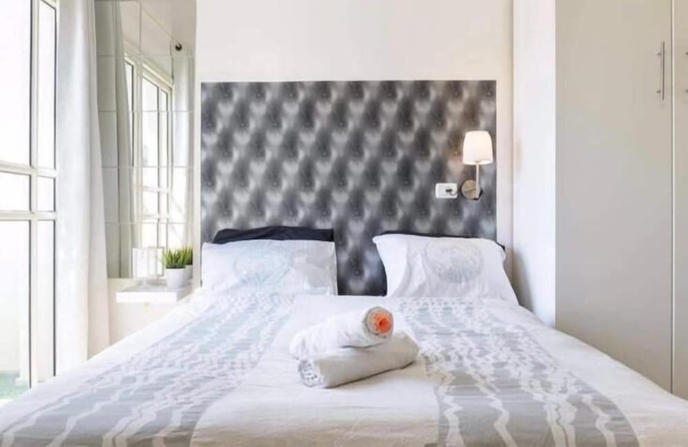 Kısa süreli konaklama Luxury studio with balcony and parking, Tel Aviv, foto
