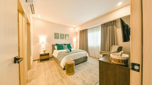 Breakfast Included Fully Serviced Apartment at Regatta Living II - 603 (Santo Domingo), otel  Santo Domingo'dan
