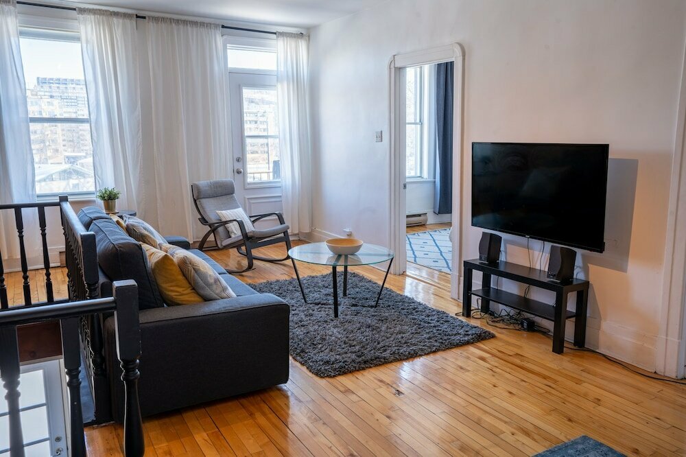 Otel Stunning 2 Bedroom Apt! 3mins Walk From Cdn Metro, Montreal, foto