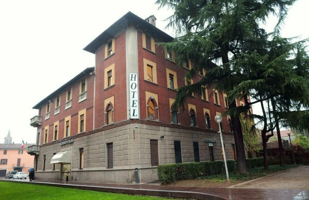 Otel Nuovo Albergo Italia, Lombardiya, foto