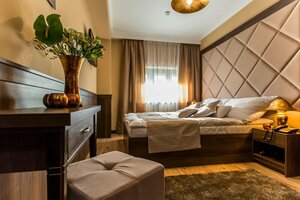 Komló Hotel Gyula (Békés vármegye, Gyula), otel  Dünya'dan