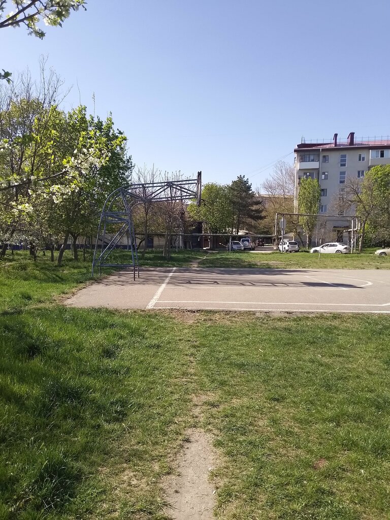 Spor alanı Баскетбольная площадка, Simferopol (Akmescit), foto