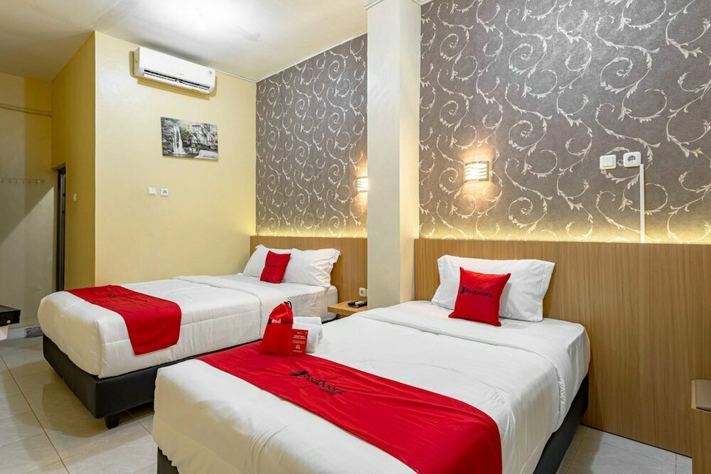 Otel RedDoorz near Dino Park, , foto