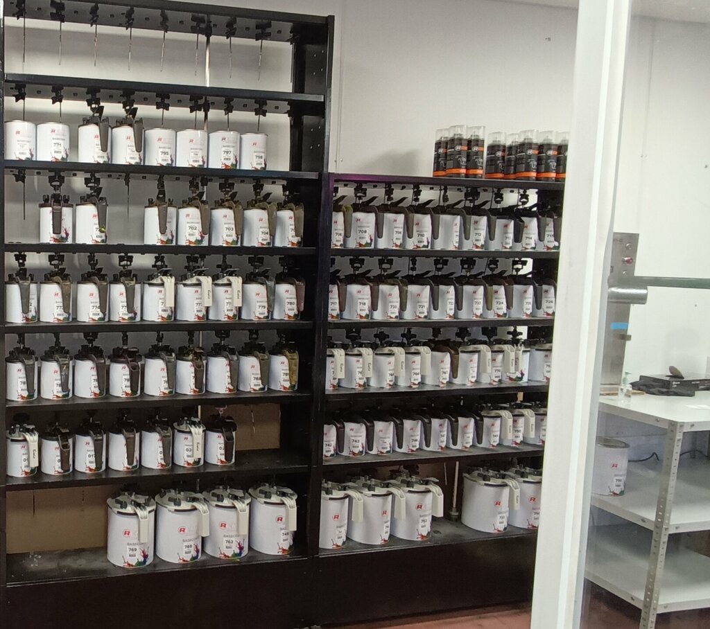 Otomobil boyaları Лунный Орëл, Saint‑Petersburg, foto