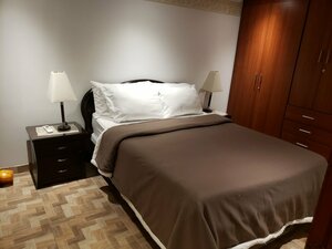 Lindo Apartamento Dorado (Bogotá, Fontibón, FerroCaja Fontibón, Carrera 96F), otel  Bogota'dan