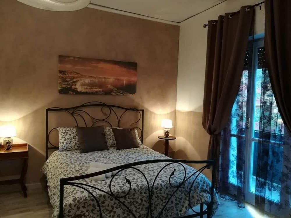 Otel Bed and Fly, Napoli, foto