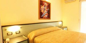 Hotel San Nazario (Via Claudio Montanaro No:1, Varazze), otel  Varazze'den