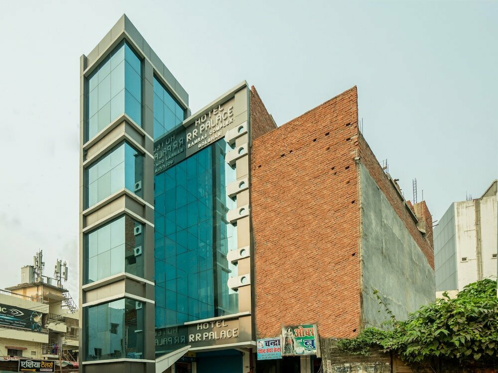 Otel Oyo 8961 Hotel Rr Palace, Gorakhpur, foto