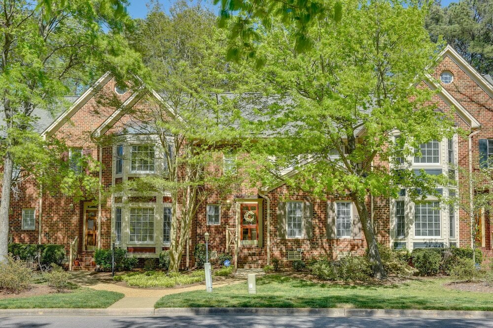 Otel North Raleigh Vacation Rental ~ 8 Mi to Downtown!, Roli, foto