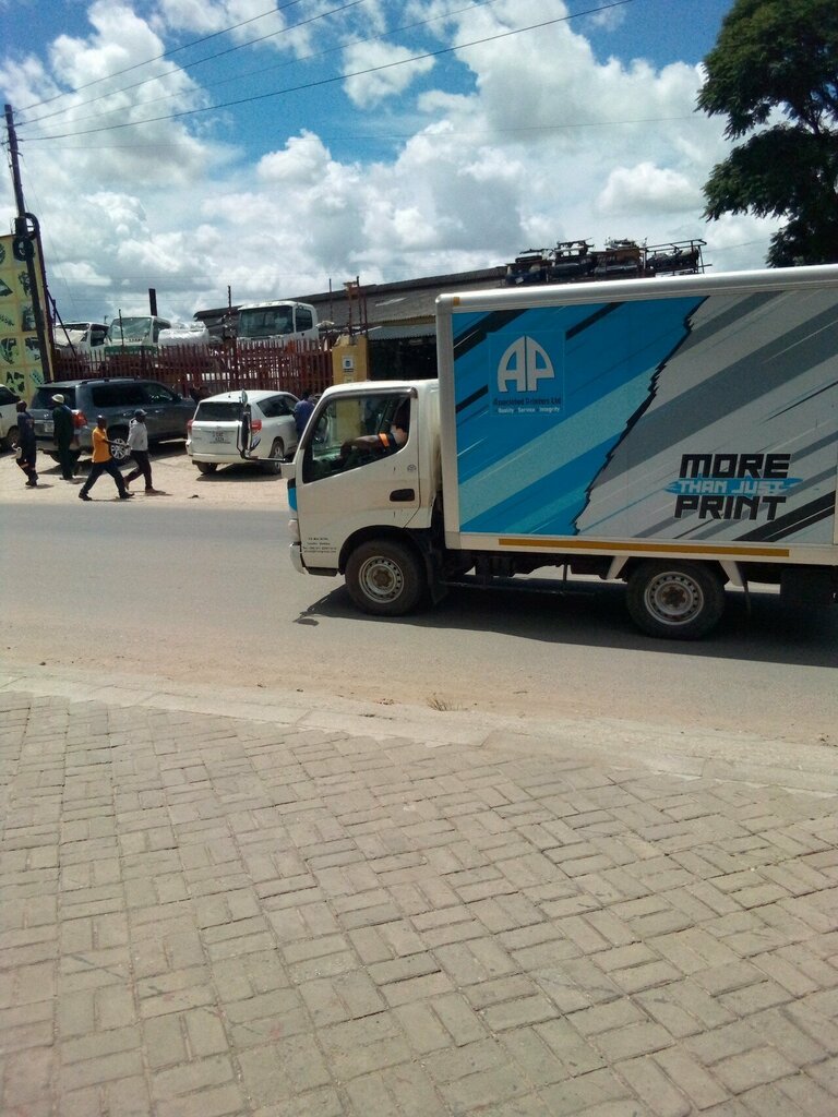 Otomobil yedek parçaları Jas Japan Auto Spares, Lusaka, foto