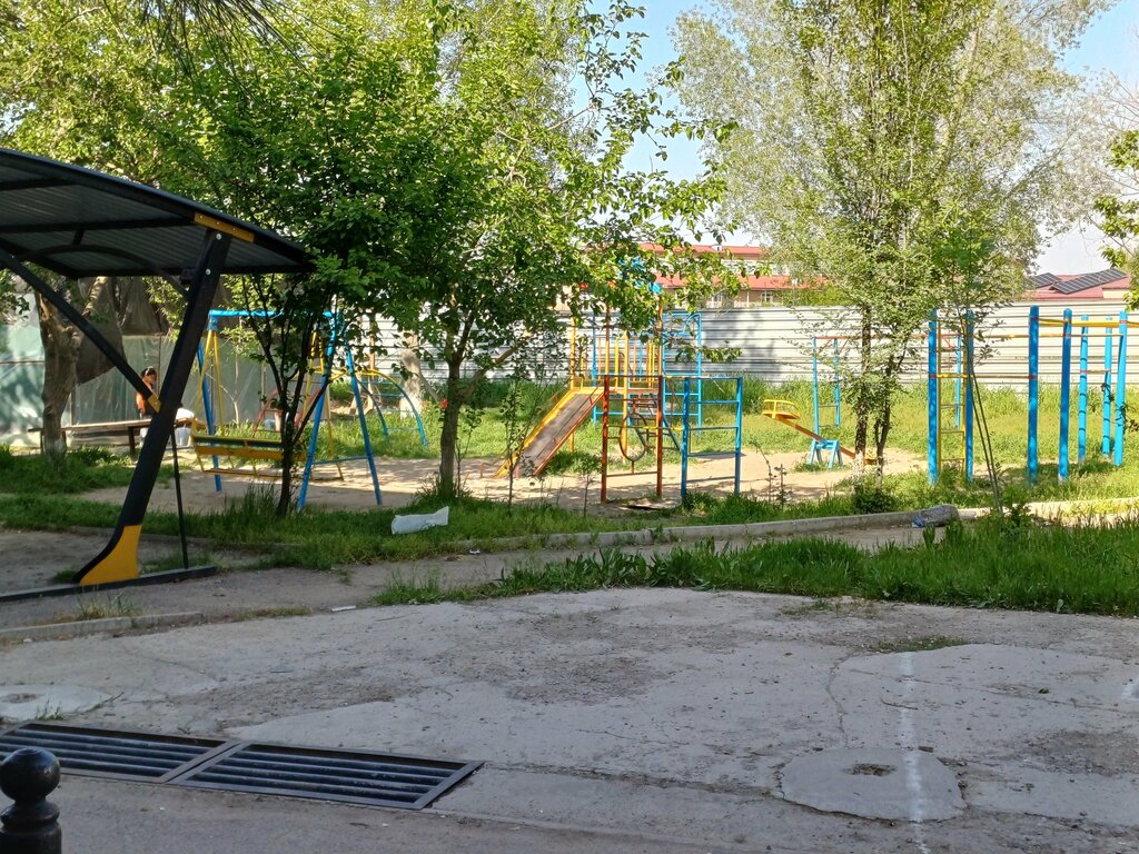 Oyun alanı Playground, Taşkent, foto