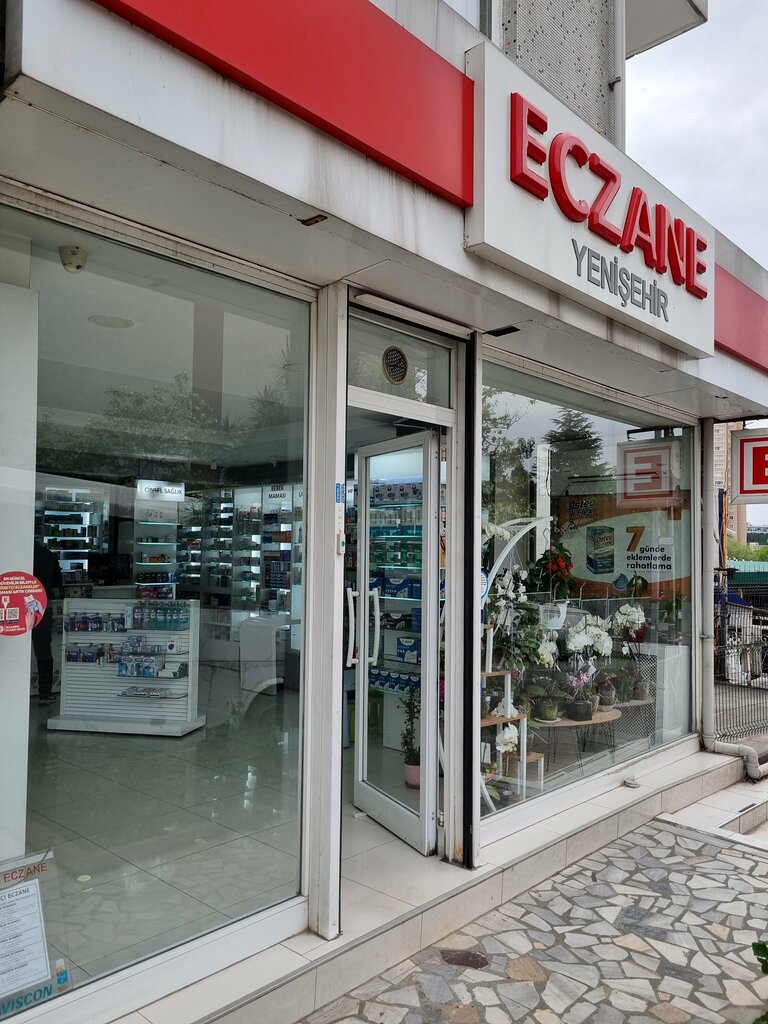 Eczaneler Yenişehir Eczanesi, İstanbul, foto