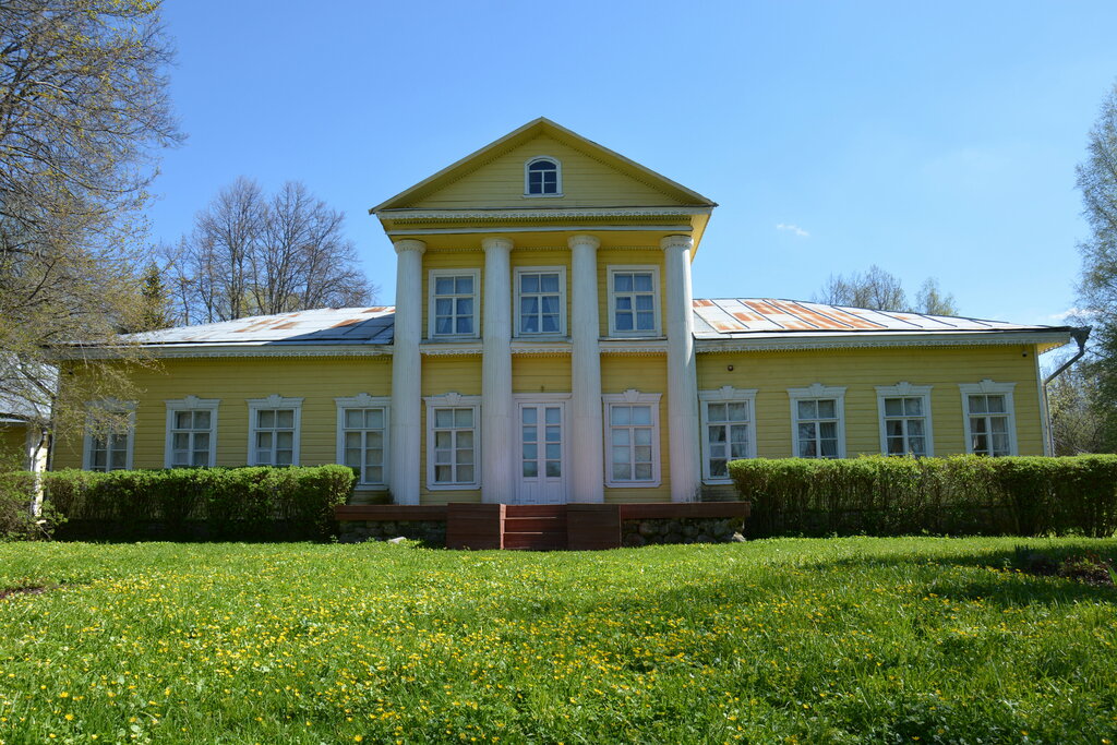 Anıt, heykel Фундамент дома М.П. Мусорского, Pskovskaya oblastı, foto
