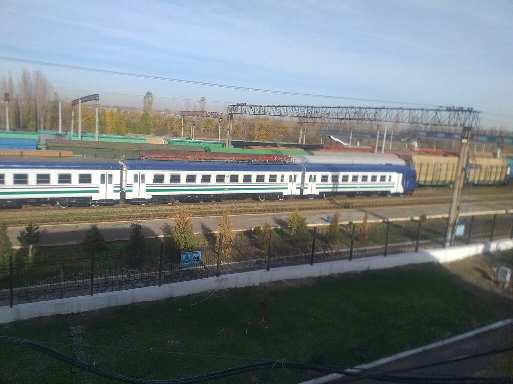 Tren istasyonu Yengiarık İstasyonu, Nemengan eyaleti, foto