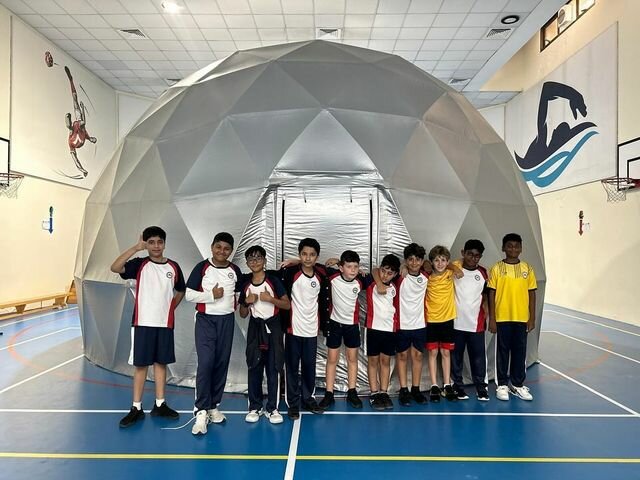 Ortaokul Emirates International School, Dubai, foto