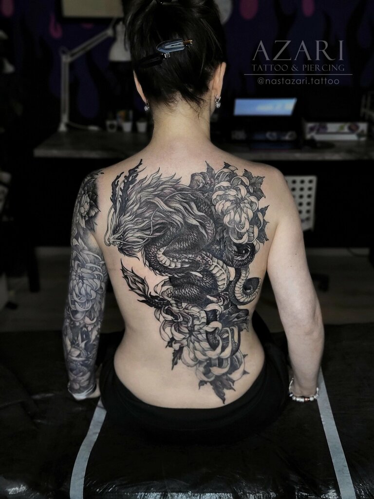 Dövmeciler Azari Tattoo, Saint‑Petersburg, foto
