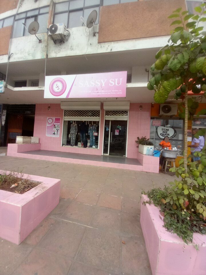 Giyim mağazası Sassy Su, Loanda, foto