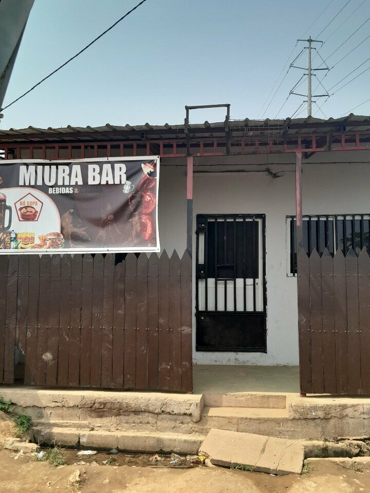 Bar Miura Bar, Loanda, foto