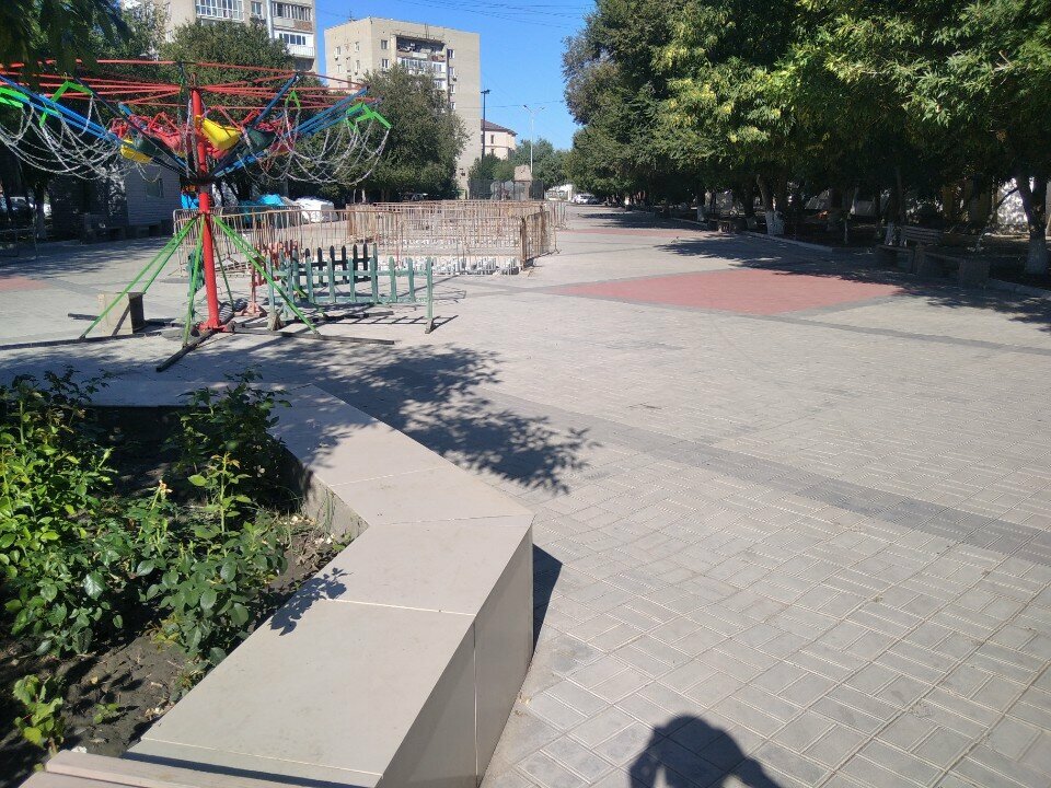 Yönetim ofisi Аллея Курмангазы, Atırav, foto