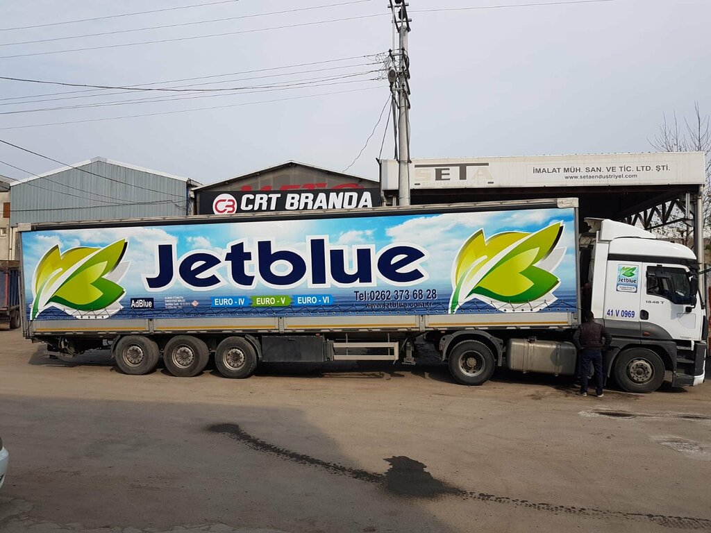 Çerçeve ve çadır yapıları Crt Branda, Kartepe, foto