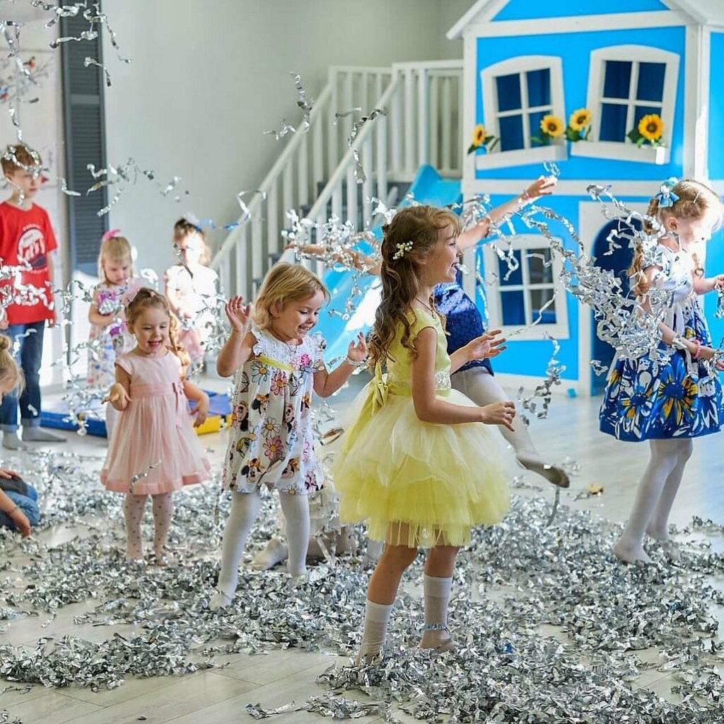 Çocuklar için kutlama organizasyonları Party Hall, Tomsk, foto