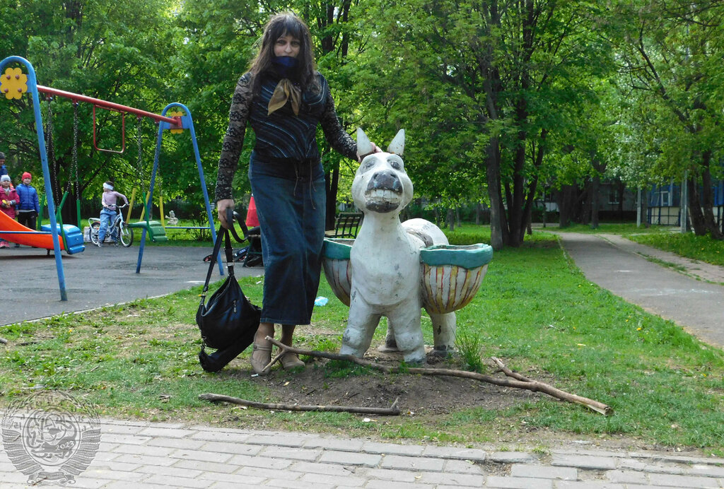 Park, sokak heykeli Осёл, Moskova, foto