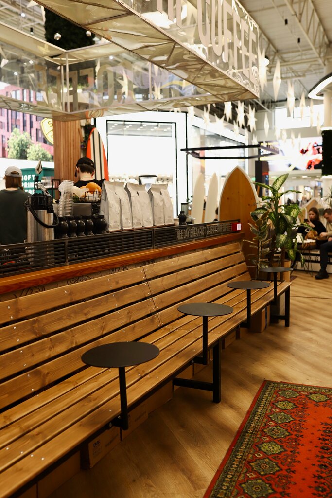 Kahve dükkanları Surf Coffee, Kudrovo, foto