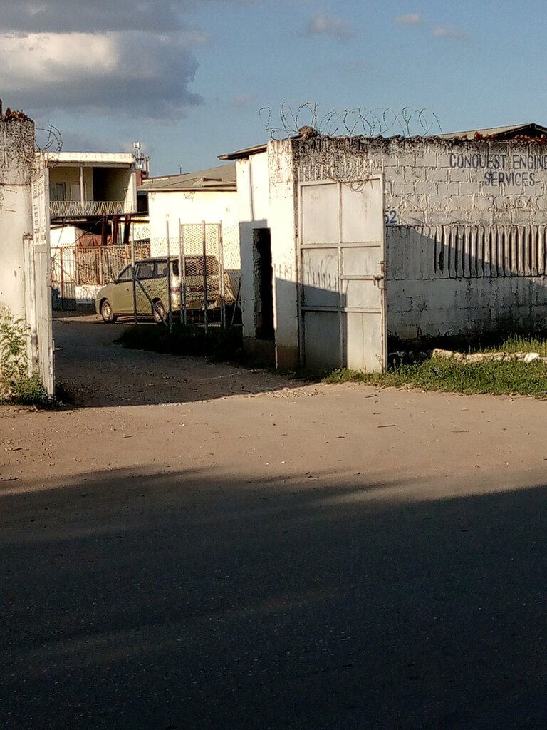 Otomobil servisi Conquest Engineering Services, Lusaka, foto