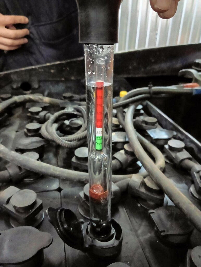 Akümülatör ve şarj cihazları Elektrokomponenty, Moskova, foto