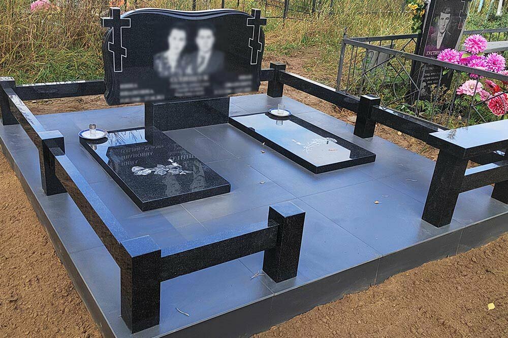 Heykel ve mezarlık taşı üreticileri ArtsStones, Gomel, foto