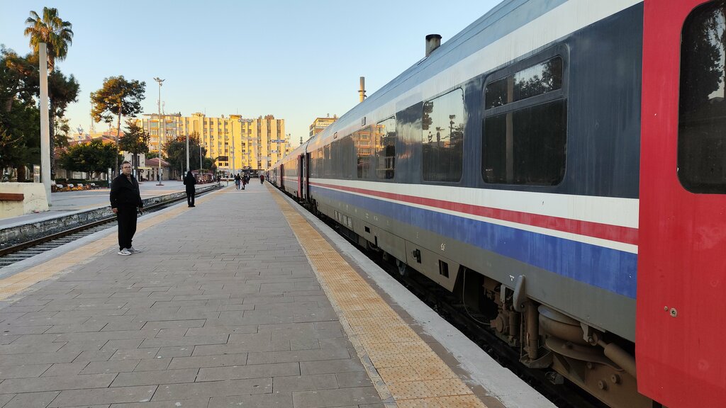 Tren istasyonu Mersin Gar, Mersin, foto