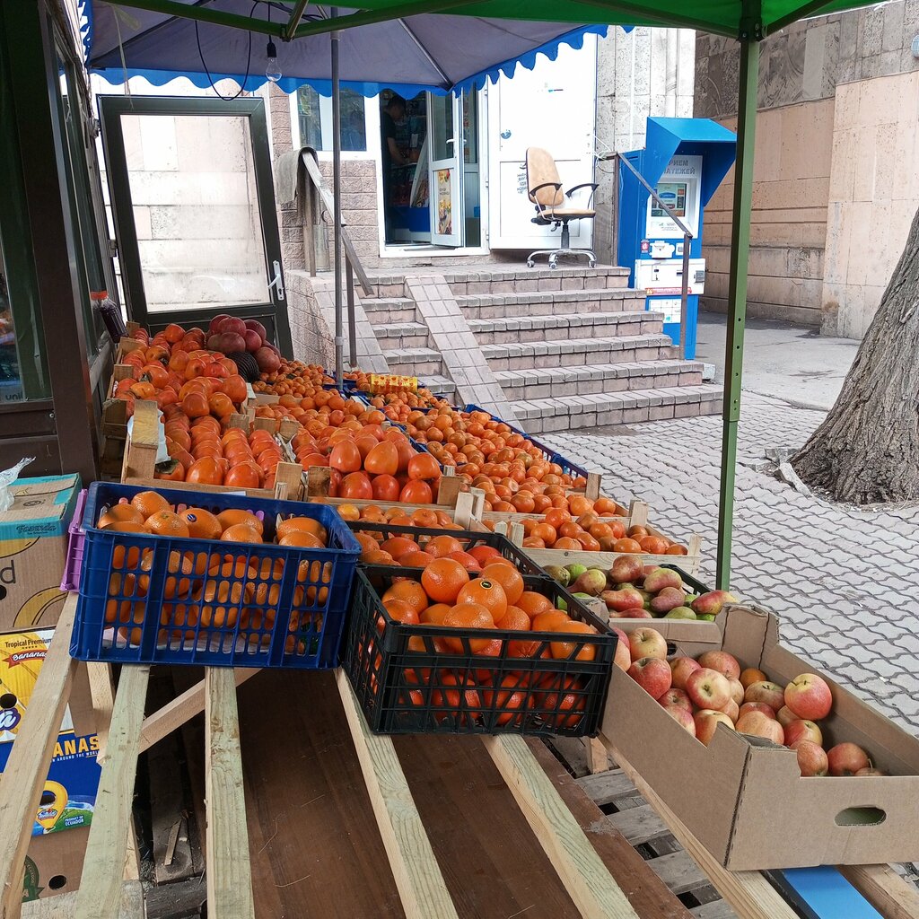 Su otomatı Tretiy kran, Almatı, foto