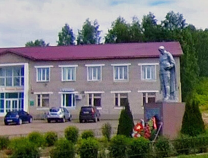 Anıt, heykel Постамент Неизвестный солдат, Kirovskaya oblastı, foto