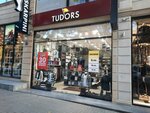 Tudors (Sülh küçəsi No:376), giyim mağazası  Sumgayıt'tan