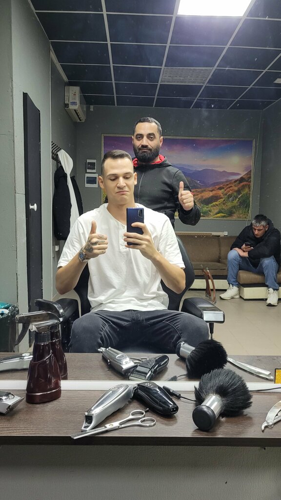 Berberler Barber king, Voljski, foto