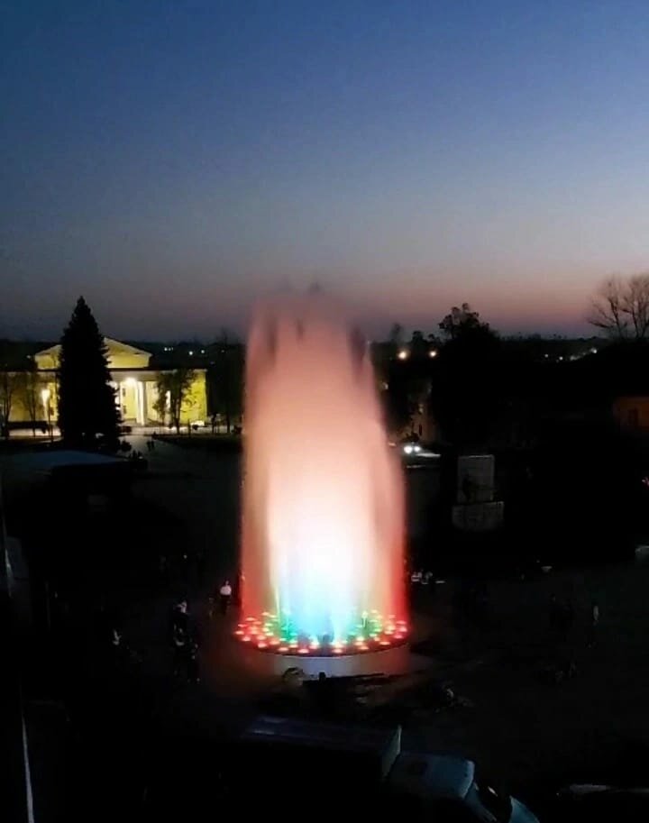 Çeşme Fountain, Yasnogorsk, foto