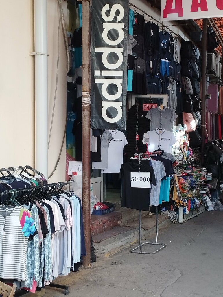Spor giyim ve ayakkabı Спортивная одежда, Taşkent, foto