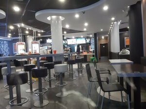 Vkusno — i tochka. Auto (улица Дементьева No:1В), fast food  Kazan'dan