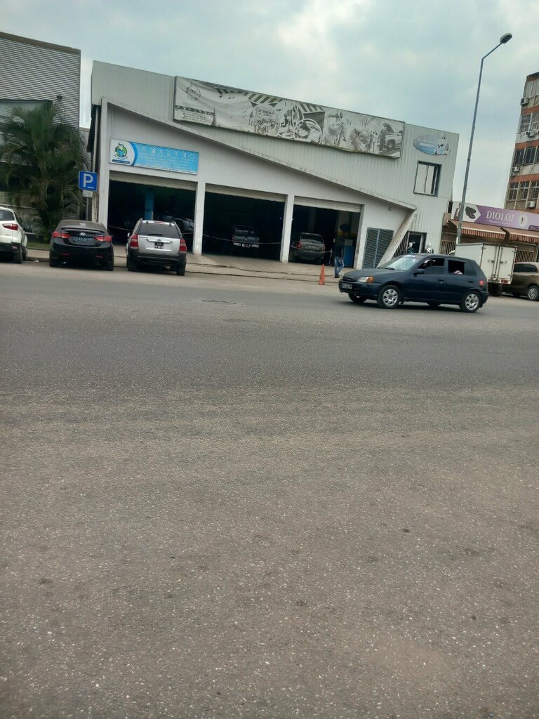 Otomobil servisi Sr. Mecanico, Loanda, foto