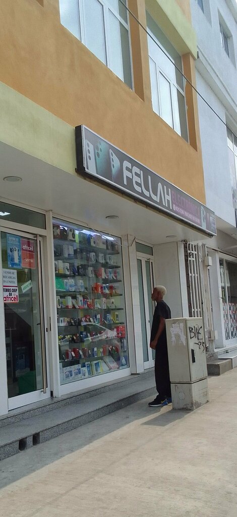 Telekomünikasyon satış noktaları Fellah, Loanda, foto