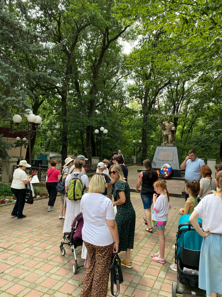 Anıt, heykel Вечный огонь, Zheleznovodsk, foto