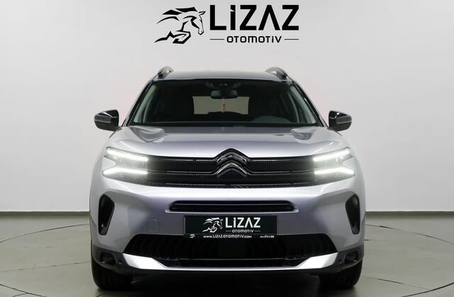 Otomobil satış galerileri Lizaz Otomotiv, İstanbul, foto